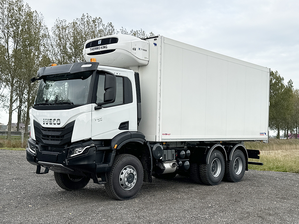Iveco T-Way AD380T47WH Schmitz Refrigerated Box Truck 6x6 2024 for sale ...